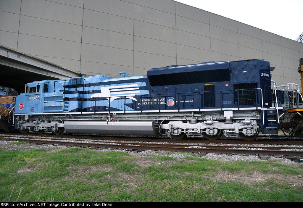 UP 1982 MoPac Heritage New Paint 2/28/17